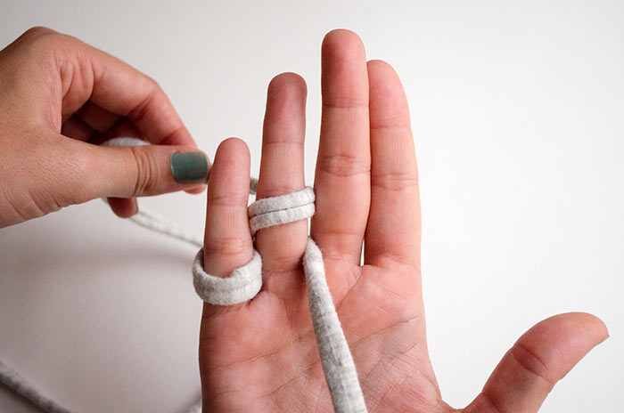 Wie man mit den Fingern stricken | The Blog - DE